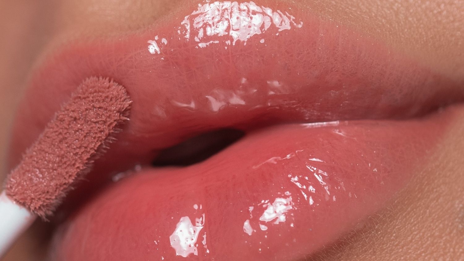 Lip Gloss: Lucidalabbra Trasparenti, Volumizzanti, Rimpolpanti